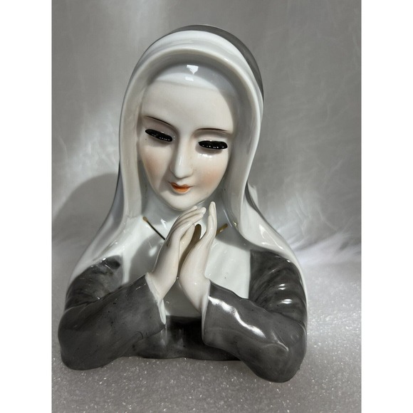 Unknown | Accents | Nun Praying Cross Eye Lashes Lady Head Vase Mcm ...